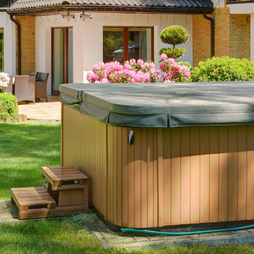 Maßangefertigte Abdeckung für Pool oder Jacuzzi - Planen & Sitzpolster